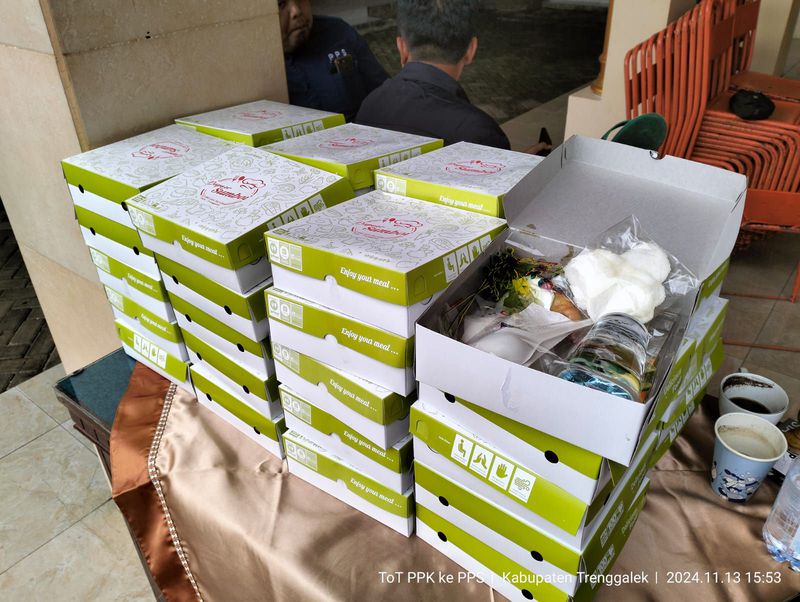 Nasi Box Dapoer Sumboi