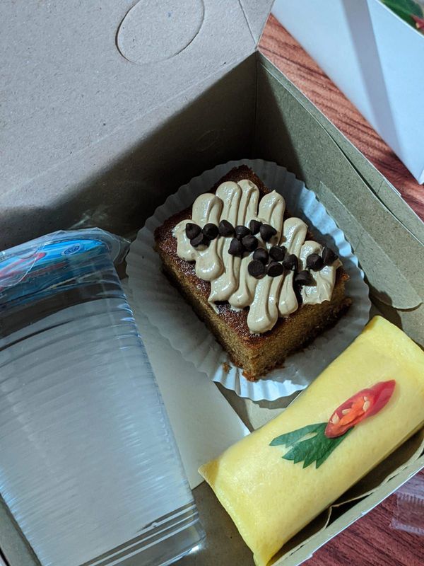 CAKE POTONG DAN SEMAR MENDEM