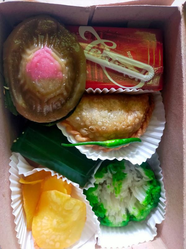 SNACK KOTAK PAKET 2125 ( UD NANDA )