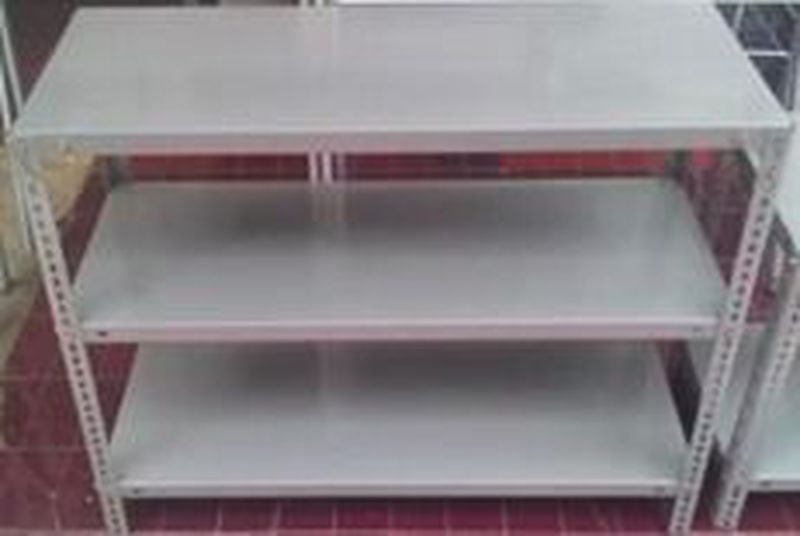 Rak Display Besi