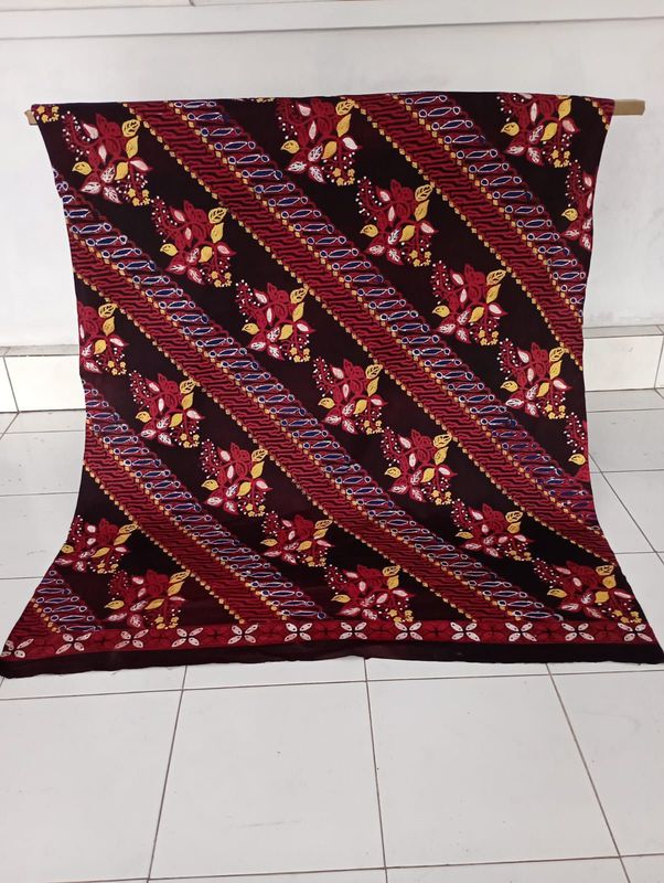 Batik Parijoto dan parang