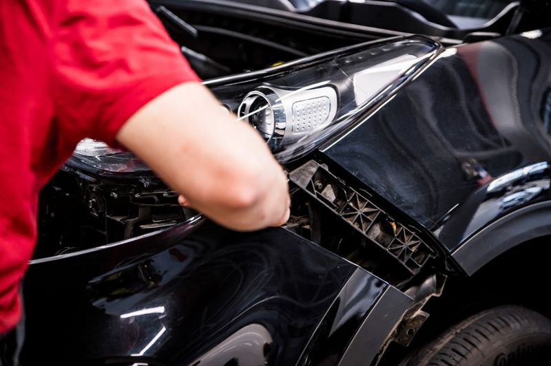 Service Bemper Depan