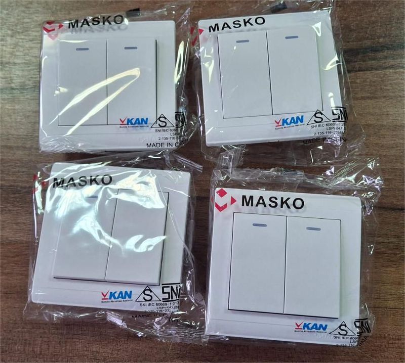 SAKLAR LAMPU MASKO