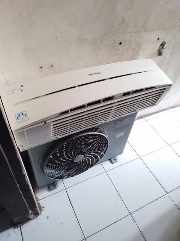 Bongkar pasang ac split