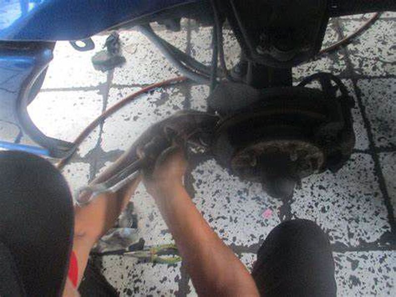 Reinstall Rem Kaliper Depan Kiri dan Kanan