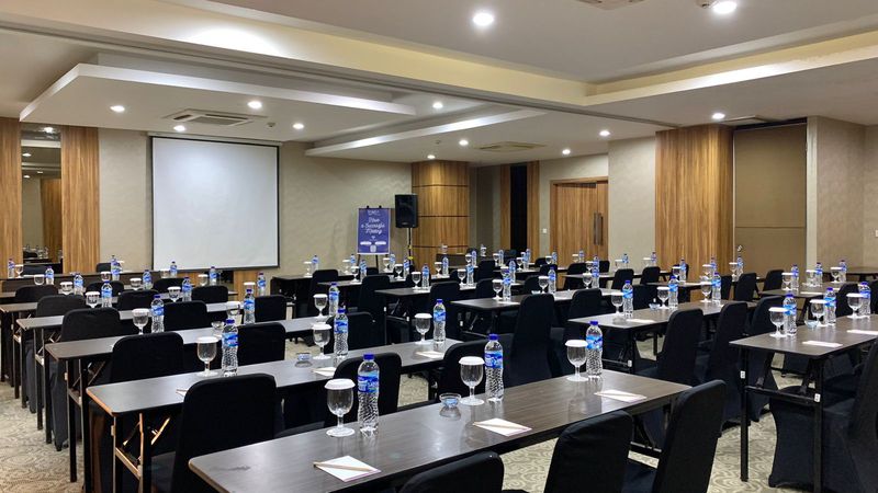 Paket Makanan dan Minuman (1x Coffee Break, 1x Lunch)