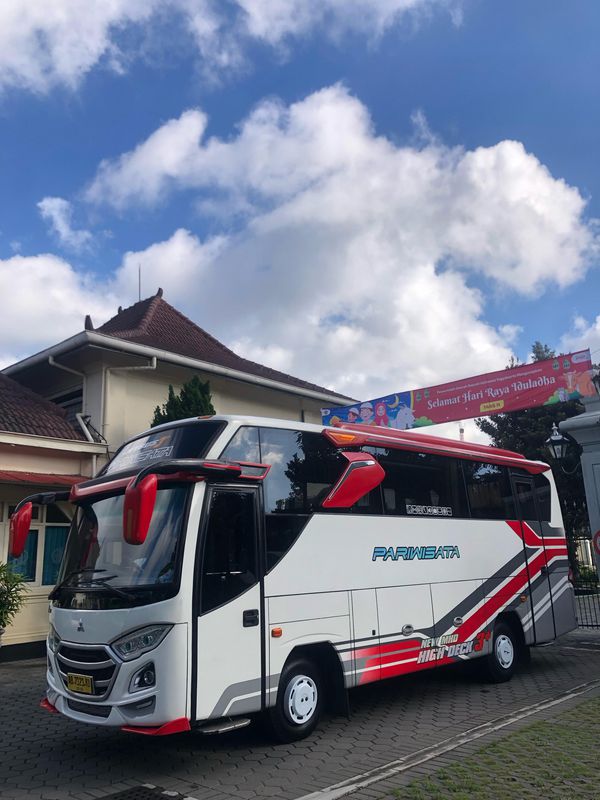 MEDIUM BUS