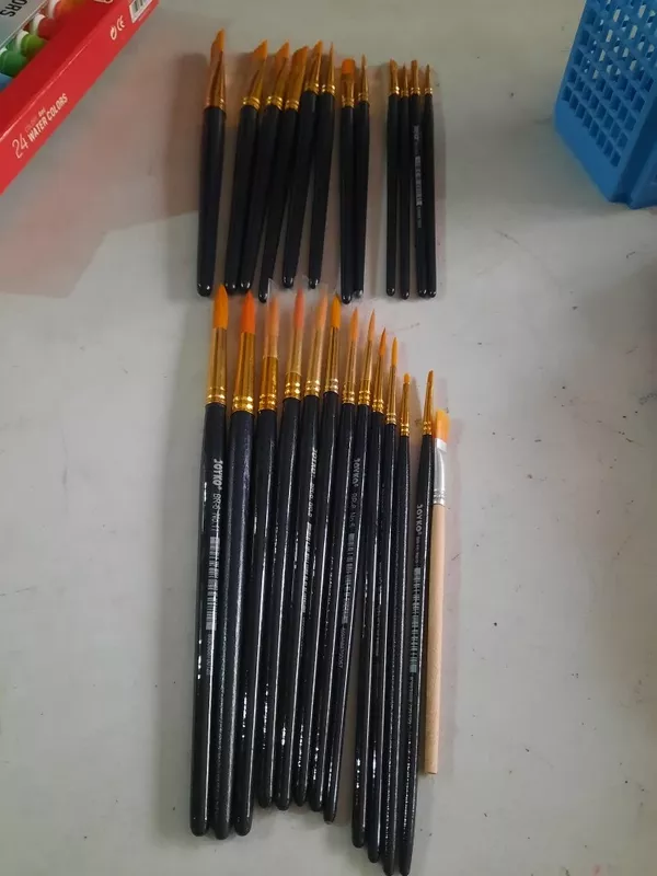 KUAS LUKIS
