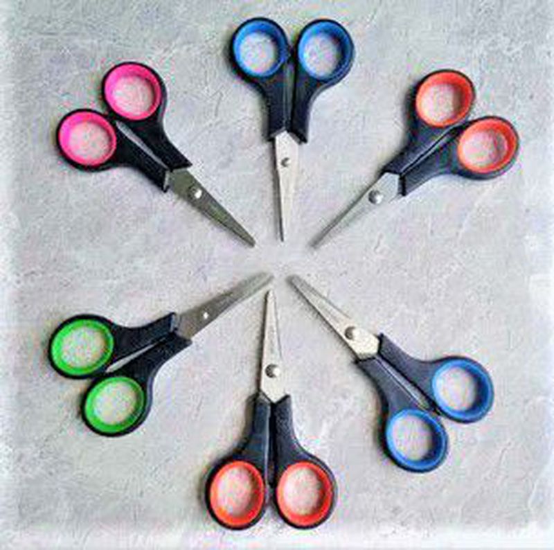 Gunting Ukuran sedang