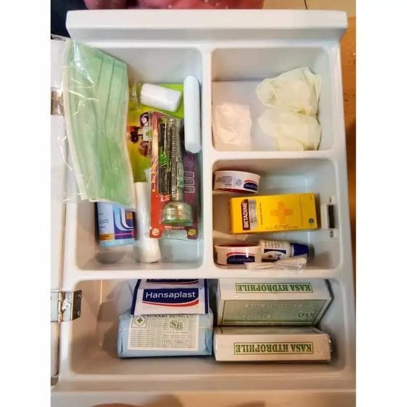 Obat-Obatan UKS 1 Paket