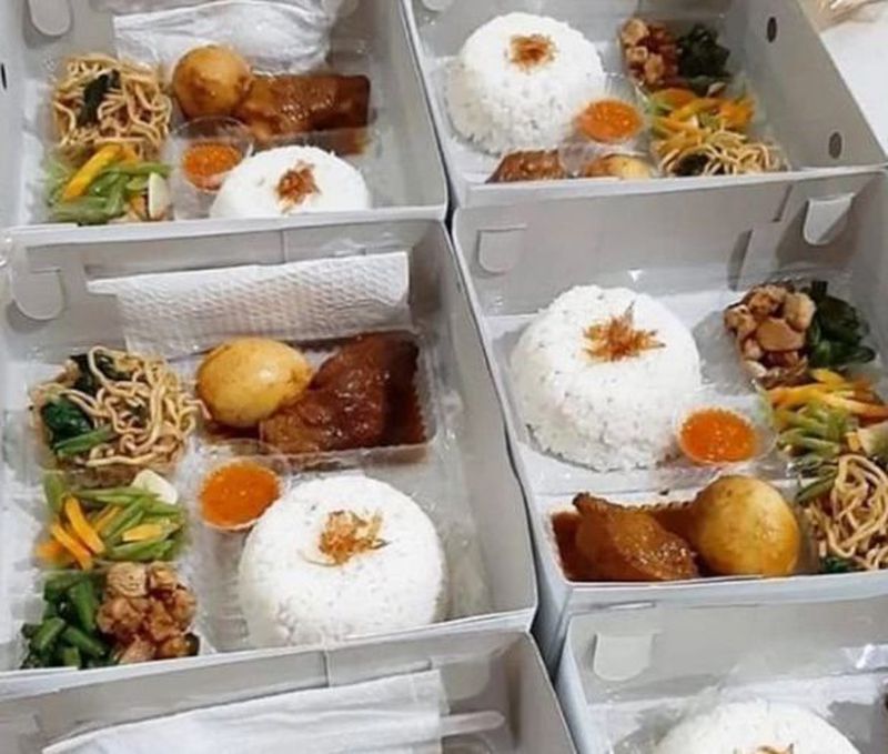 Paket hemat catering nasi box komplit