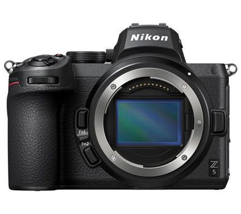 Camera Nikon Mirrorless Z5 - 24-70MM - 32 GB