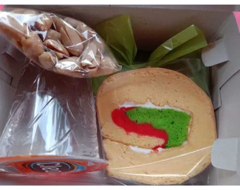 Snack isi 2 plus air mineral gelas