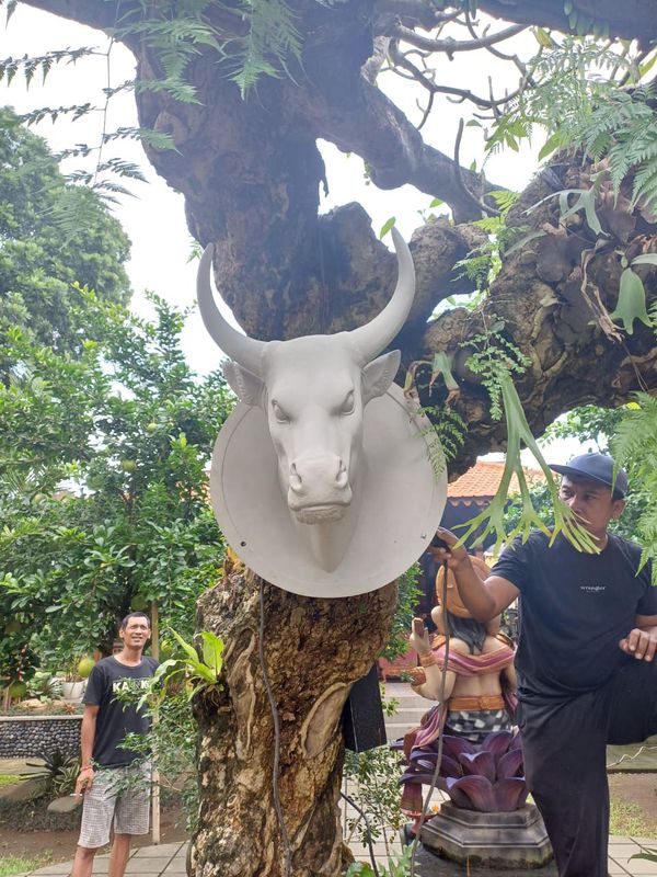 Patung Kepala Sapi