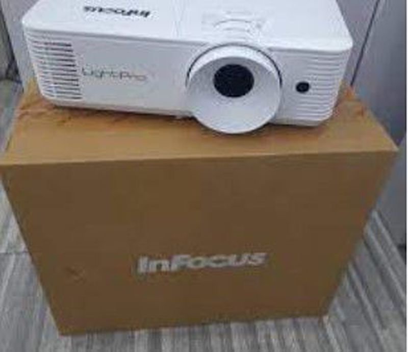 LCD PROJEKTOR 4000 LUMENS