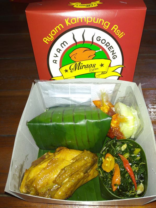 Nasi Box Ayam Kampung Dada (Besar B) + Sayur