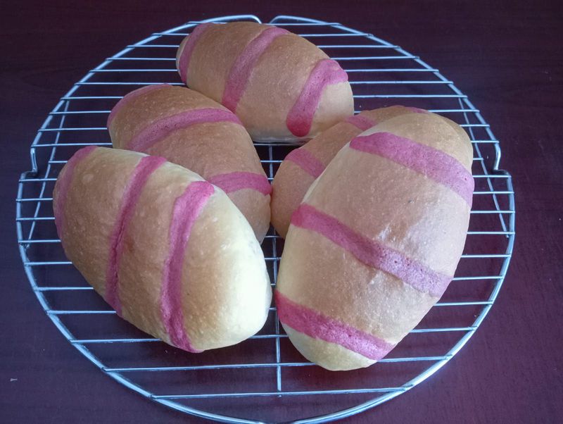 BAKERY / ROTI LONJONG STRAWBERRY - Blueberry