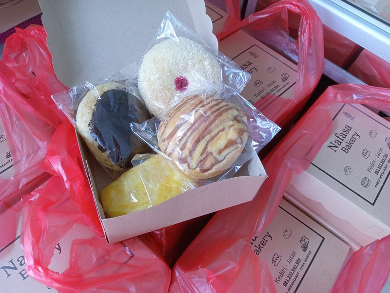 BAKERY / ROTI SNACK BOX ISI 4