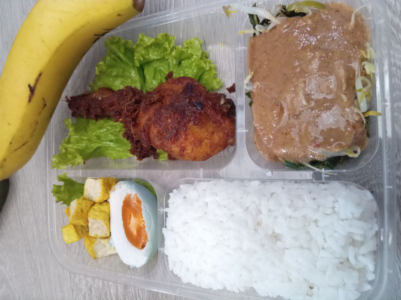 PMT Lokal Bumil Makanan Lengkap KEK Menu 1 ( Siklus 1 dan 3)