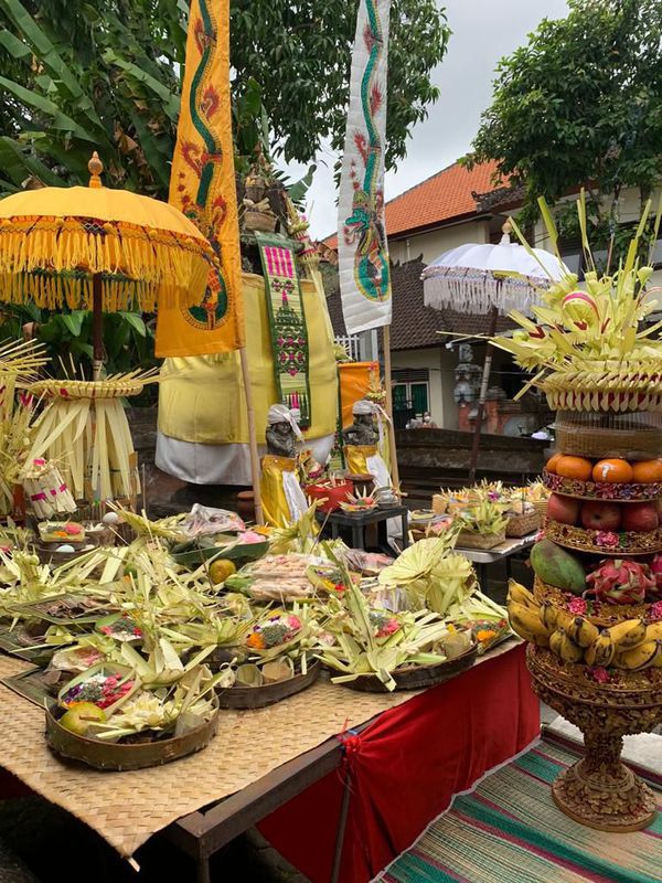 Canang Sari lan Banten Wali Gong