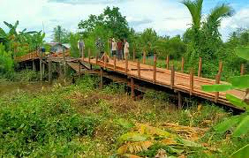 Pekerjaan Jembatan Dari Kayu Ulin
