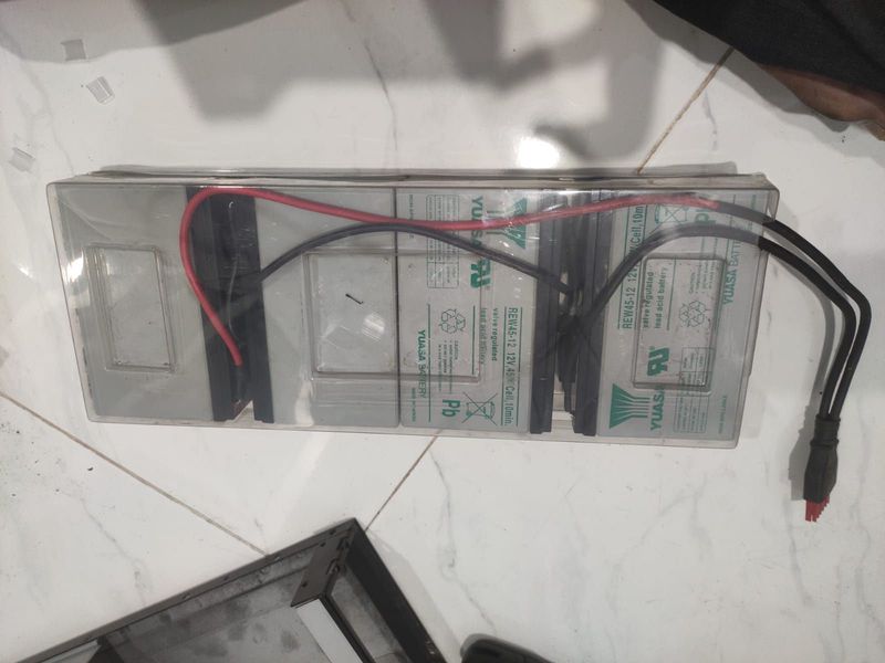 Pemeliharaan UPS Siel (Penggantian Baterai)