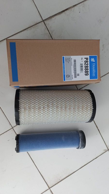 5D. Filter Udara Hitachi Zaxis 110 M (P82-8889 + P82-9333)