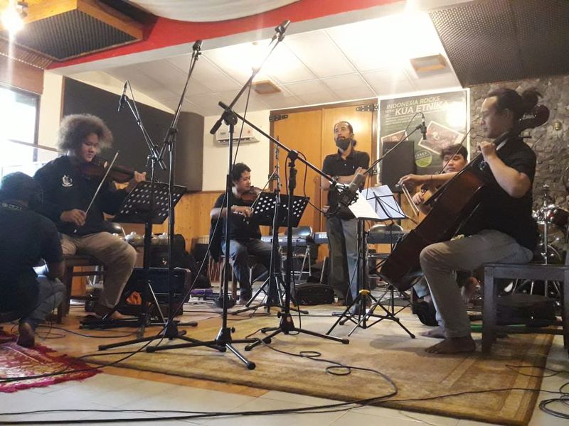 Paket Sewa Alat Musik Akustik