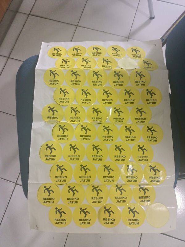 Stiker Resiko Jatuh Puskesmas Ngaglik 1