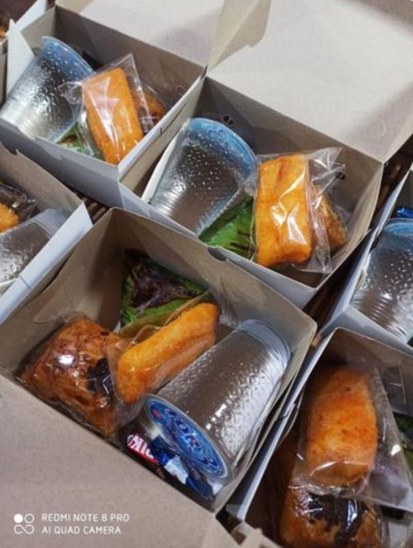 Snack Box (Kue Dalam Kemasan Kotak)