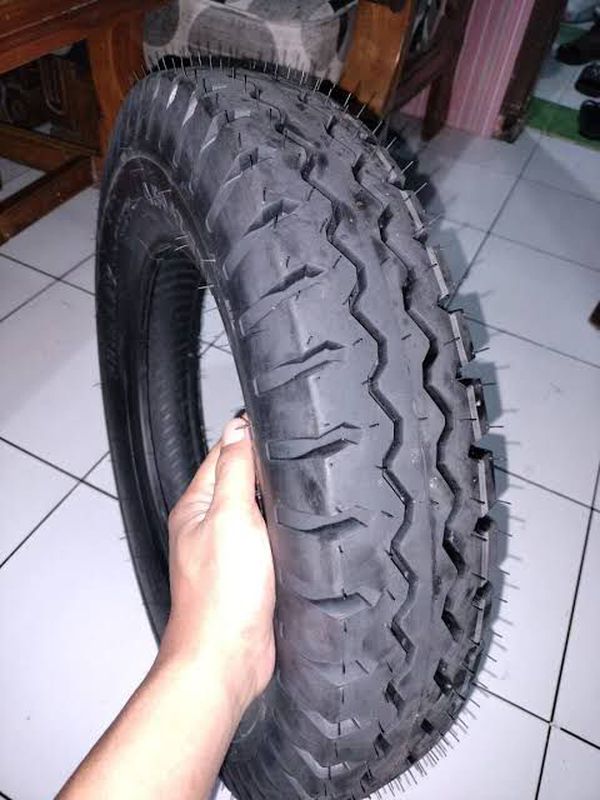 BAN LUAR MOTOR RODA TIGA