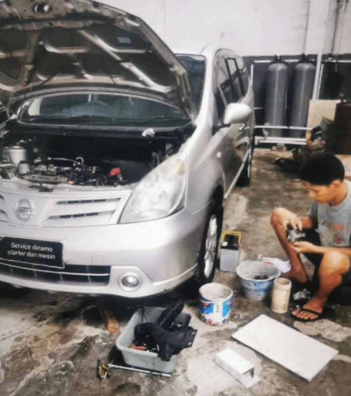 (18/2) Service berkala mobil SAMSAT LUXIO KB 1913 HP