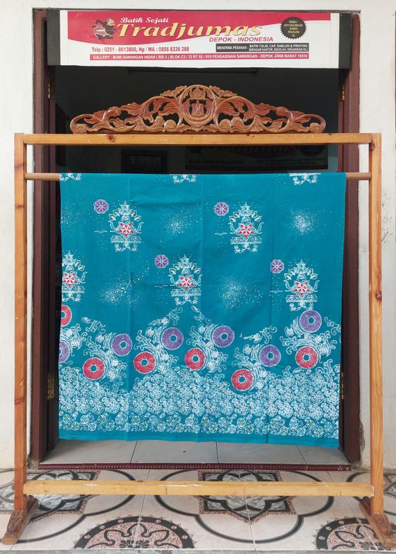 Batik khas kota Depok Motif Tugu Batu Depok asli buatan tangan tradisional