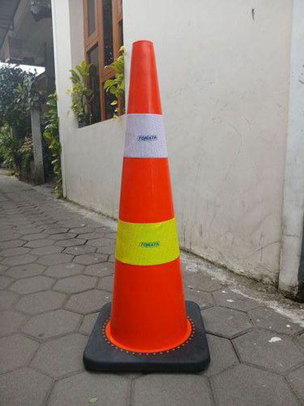 Traffic Cone 90 cm Tonata