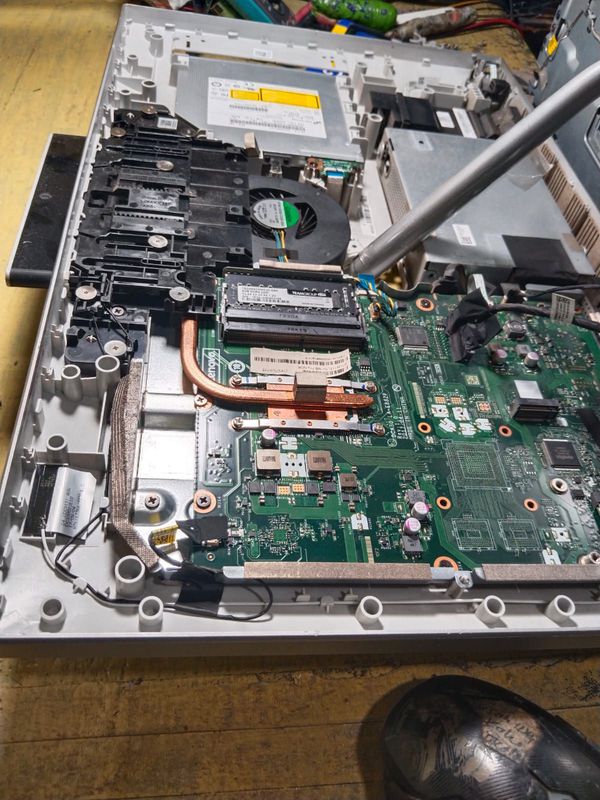 Servis sedang PC AIO