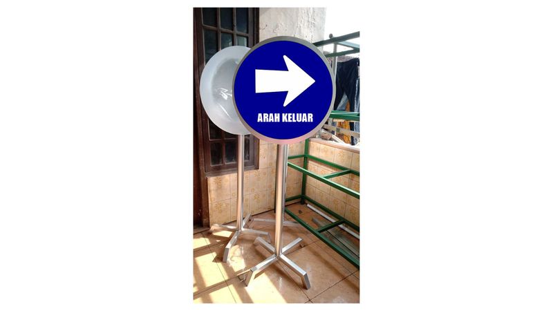 Rambu Tiang bulat panah Rp 1.250.000,-
