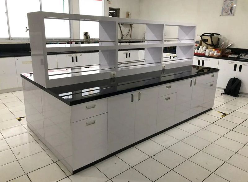 Meja Laboratorium