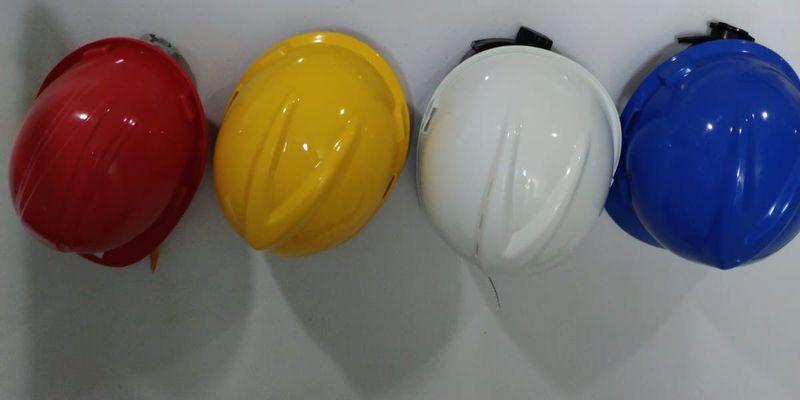 Helm Kelengkapan Papan Red Code 4 Warna