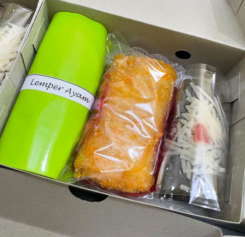 Paket Konsumsi: Snack Box