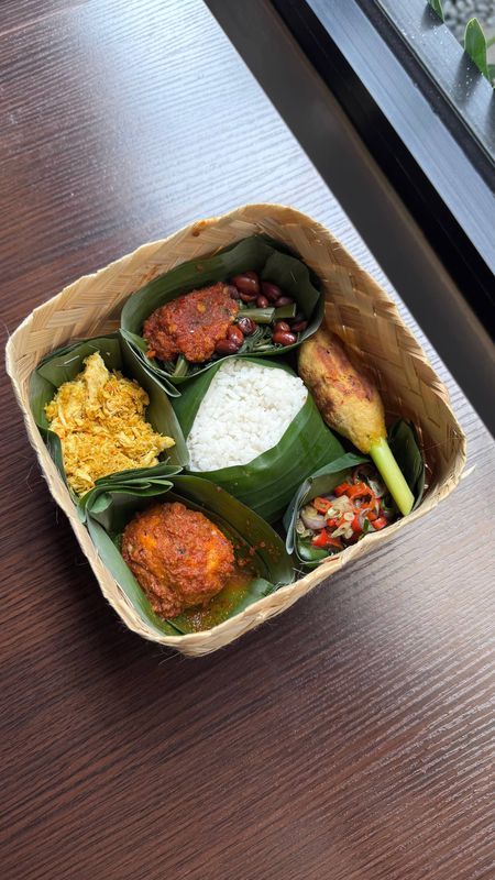 Nasi Besek Khas Bali
