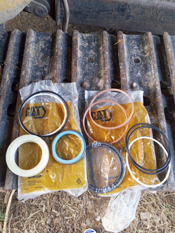 Sil Bum Lengan Engkel Tengah Exavator