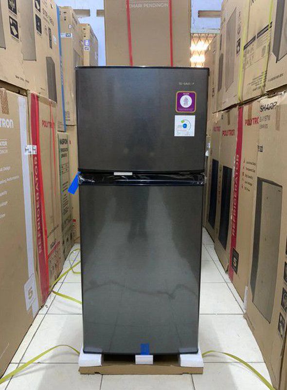 Sharp Lemari Es 2 Pintu 195HS