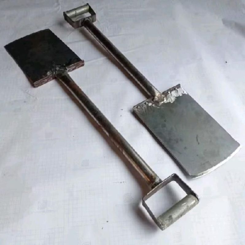 Sekop Lempak Tanah